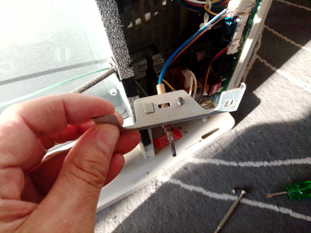 How To Disassemble Rinnai Avenger 25 Gas Heater investigating Error